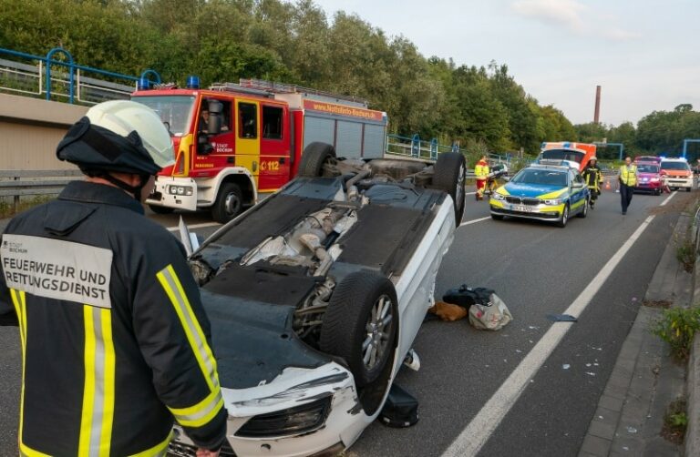 Feuerwehreinsatz bei Autounfall auf der A 448 - feuerwehr-ub.de